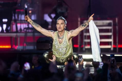 Robbie Williams Tour 2025 Frankfurt 2025 Lonna Joelle