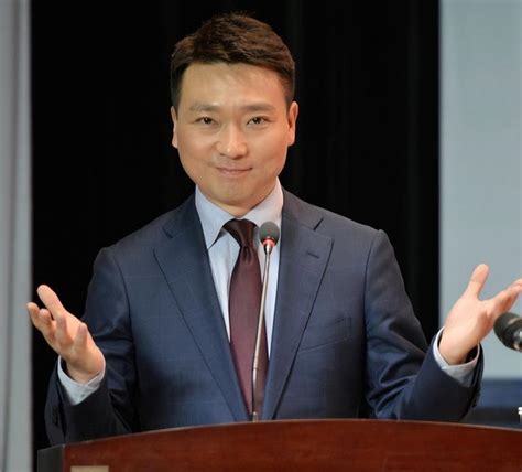 大家熟悉的2位央視主持人，私底下是夫妻關係，且堅持丁克多年 每日頭條