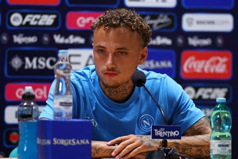 Lang Si Presenta Sono Uscito Dalla Comfort Zone Al Napoli Per