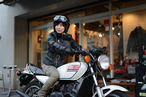 最近、女性ライダー増えましたね。で、彼女たちが気にしているのがウェア。 バイクに乗るなら格好良く乗りたい、っていうのは誰でも思いますよね。でも