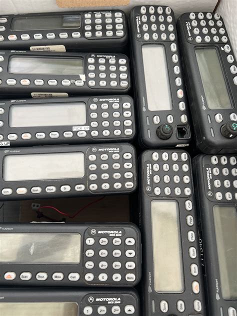 Motorola Mcs2000 Model Iii 800 Mhz Dashmount Mobile Radio Bro Comm