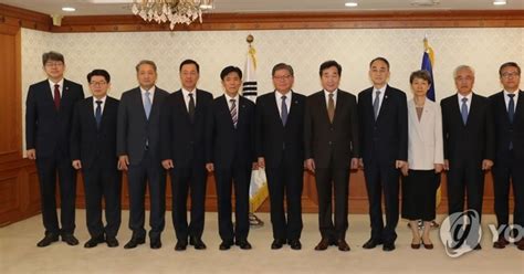 이낙연 총리 국립대총장 차관급 임명장 수여식 기념촬영