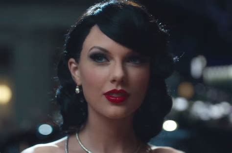 Taylor Swift In Red Lipstick How To Get Taylor S Red Lipstick Look