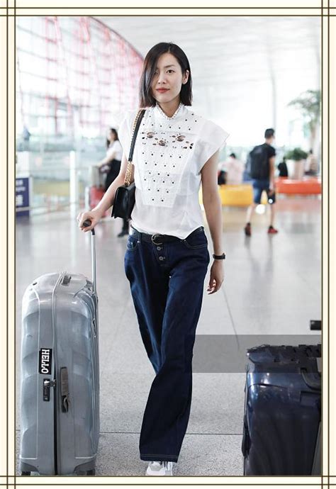 当刘雯与杜鹃同剪短发，网友：竟一个禁欲系女神，一个邻家小姐姐