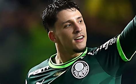 Pelo Palmeiras Piquerez Vira O 2° Melhor Lateral Esquerdo Do Mundo