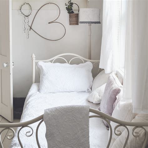 Can You Wash Feather Pillows Heres How To Keep Them Fresh Ideal Home