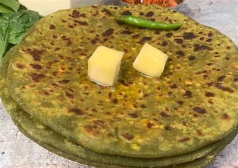 Palak Paneer Paratha सब्ज़ी की जगह ऐसे बनाएं पालक पनीर पराठा जानें
