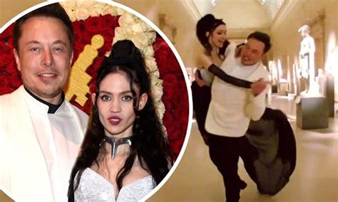 Elon Musk And His Girlfriend Grimes Tweet About Their Relationship Daily Mail Online