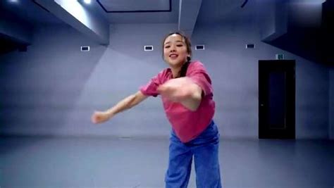 韩国前艺术体操一姐孙妍在全新跳舞视频演绎编舞 舞蹈 性感热舞 好看视频