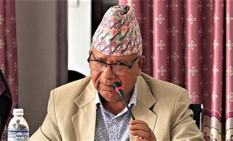 राष्ट्र बैंकका कर्मचारीद्वारा माधव नेपालमाथि ‘चामल चोर को आरोप