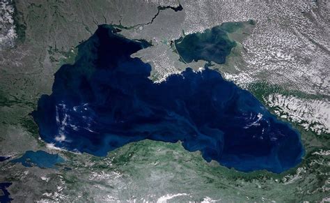 У ЗСУ розповіли скільки кораблів утримує РФ у Чорному морі