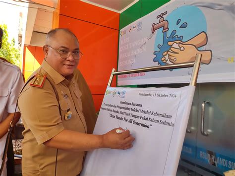 Peringati Hari Cuci Tangan Pakai Sabun Sedunia Jajaran RSUD Andi