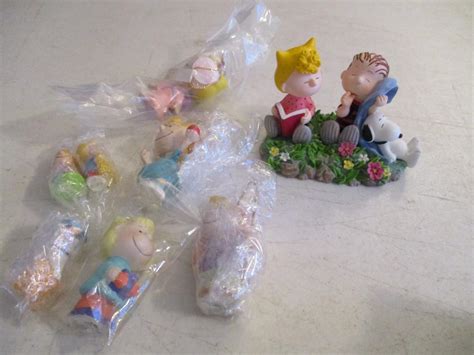 Peanuts Characters Sally And Linus