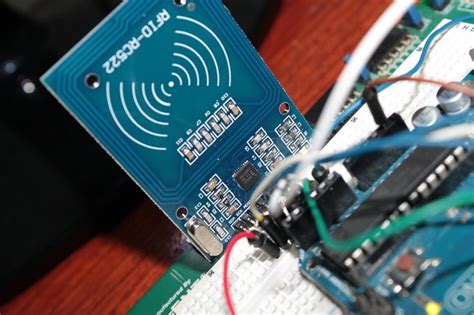 Aprende a utilizar el módelo RFID MIFARE RC522 con Arduino a través de