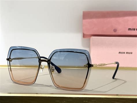 Miu Miu Очки солнцезащитные купить с доставкой по выгодным ценам в