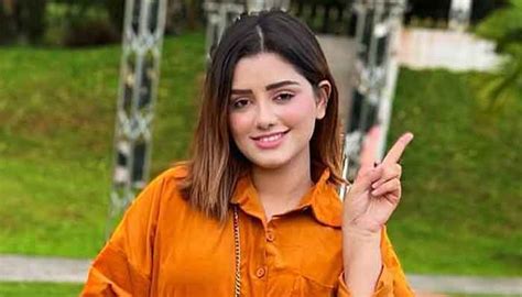 ٹک ٹاکر صندل خٹک بھی انتخابی دنگل میں کود پڑیں، کاغذات نامزدگی جمع کرا دیے