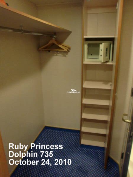Ruby Princess Stateroom D735