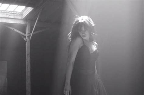 Camila Cabello Crying In The Club 歌詞を和訳してみた Songtree