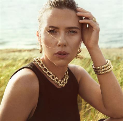 Scarlett Johansson Busty Modeling Natures Artistry Hot Celebs Home