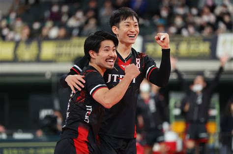 セッターも海外挑戦すべき バレー界の仮説を覆す関田誠大のスゴい進化とは大型補強ジェイテクトで光った多彩なトスワーク24