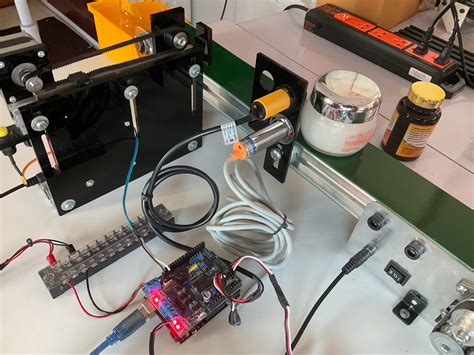 At302a ชุดเรียนรู้ ชุดทดลอง ตรวจจับของเหลว Automation Capacitive