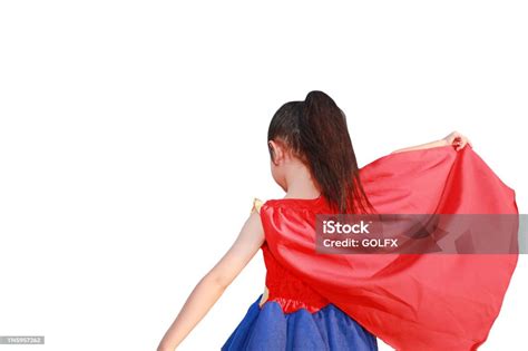 흰색 바탕에 작은 아이 소녀 슈퍼 히어로 아이 슈퍼 영웅 개념입니다 뒷 전망 동기 부여에 대한 스톡 사진 및 기타 이미지