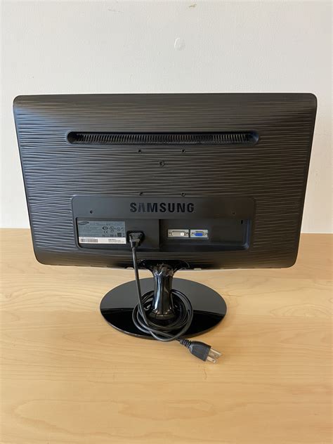 Samsung B2230 21.5" HD Widescreen LCD Monitor - Monitors