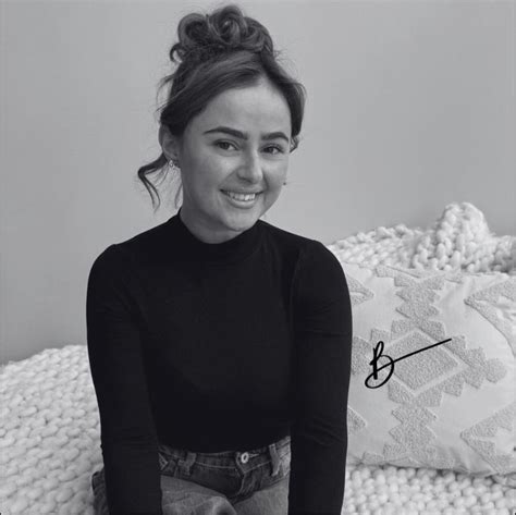 Beth Turner Beth Turner Added A New Photo