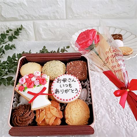 【予約販売】花束クッキー缶【カーネーション付き】（数量限定） クッキー Can Tasticcookies 通販｜creemaクリーマ