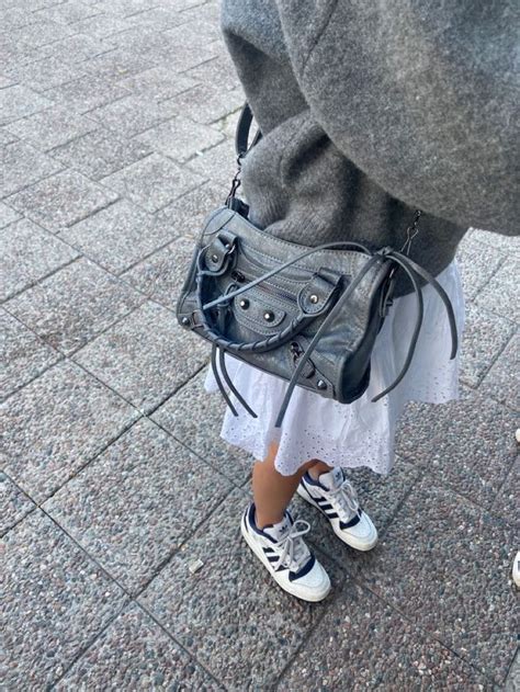Pin Tillagd Av M På Quick Saves Sommaroutfits Outfit Idéer Snygga