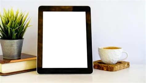 Premium Photo Tablet Close Up Front View Blank White Screen