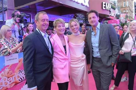 Barbies Margot Robbie Reveals Amazing T She Gave Mum After Hollywood Success The Mirror