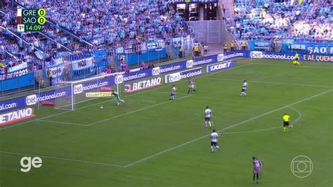 Aos 14 Min Do 1º Tempo Gol De Cabeça De Calleri Do São Paulo Contra O