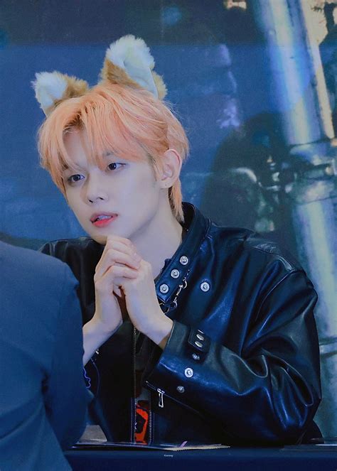 더쿠 투바투 연준 주황머리하고 여우 머리띠 쓰니까