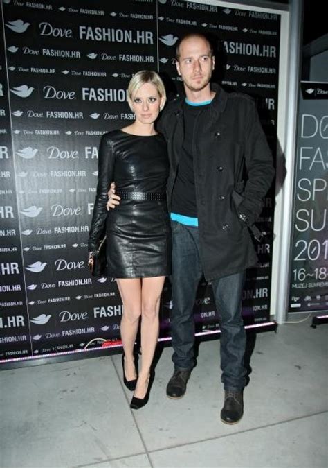 Jelena I Ivan Veljača Sretni Trenuci S Malom Lenom Tportal