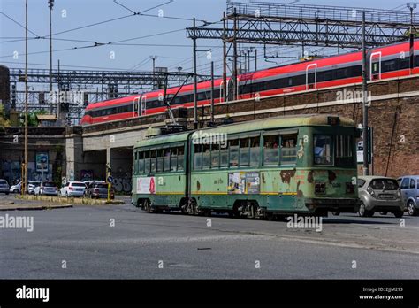 Rom Straßenbahn Rome Tramway Stock Photo Alamy