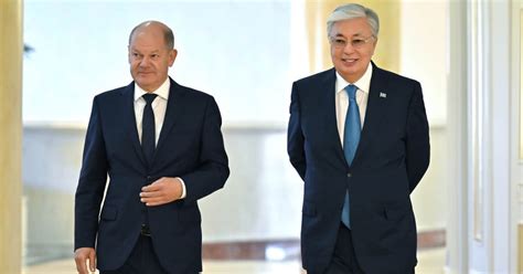 Президент Казахстана назвал россию «непобедимой и поддержал мирный