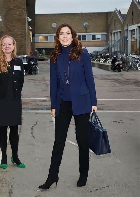 Pin By Laurie Aronovici On H R H C P M D Pants With Coats In 2024