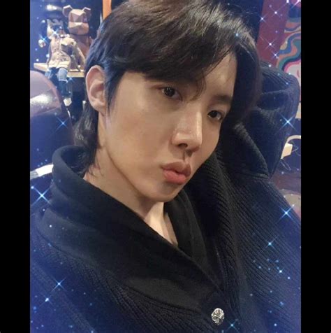 Bts Community Post Hobi Time ⁠ ⁠•⁠ᴗ⁠•⁠ ⁠ ⁠ ⁠ ⁠。 Welcome To Japan 일본에