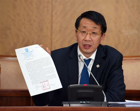 Л Энх Амгалан 2022 онд МСҮТ ийн 200 мянгыг 4800 хүний нэрээр илүү авах гэж байсныг илрүүлсэн