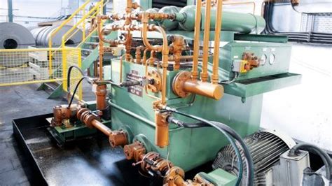 Oil Humidity Sensor Keeps An Eye On Quality Ifm