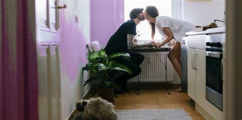 How To Teach Someone To Kiss Better After A Bad First Kiss Sue Mandel