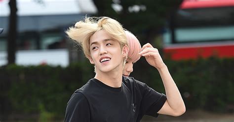 세븐틴 에스쿱스 광고에 나올법한 꽃미남 비주얼 뮤직뱅크 출근 포토엔hd