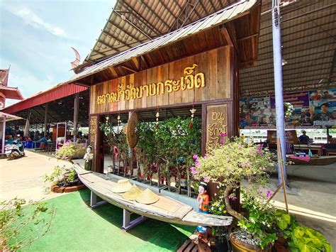 ตลาดน้ำวัดบางกระเจ็ด ในเมืองอำเภอบางคล้า