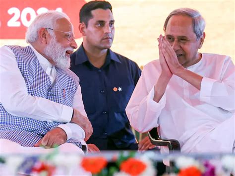 Odisha Tragedy कैसे आपस में टकरा गईं तीन ट्रेनें समझें किस तरह हुआ