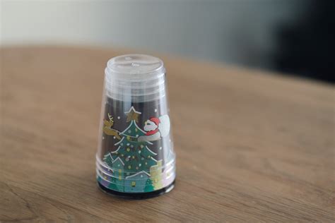 透明プラカップで作れる重ねて楽しむクリスマスのおはなし遊びおもちゃ つづる