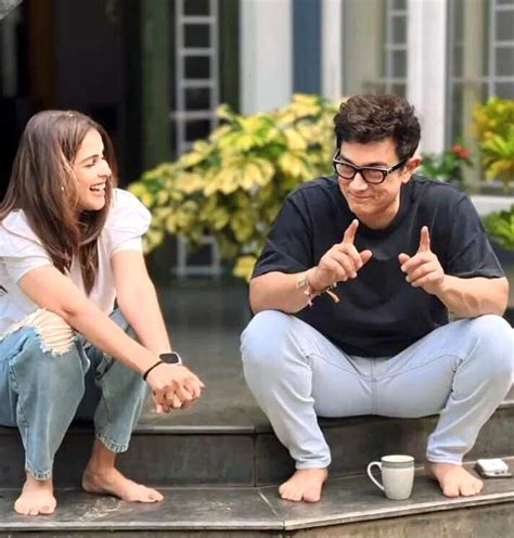 Aamir Khan And Genelia Dsouza Share A Laugh In Behind The Scenes Of