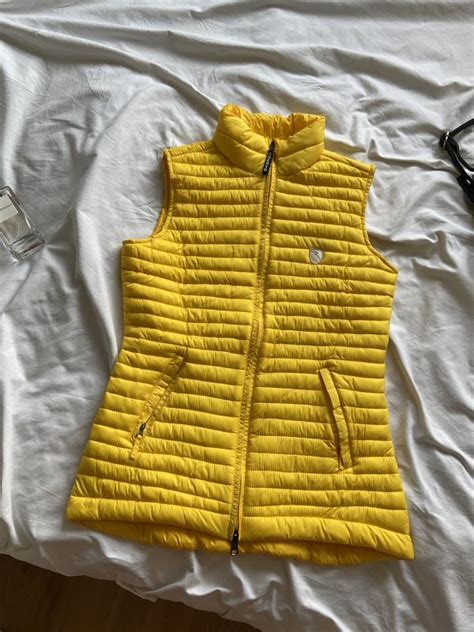 Жилетка безрукавка — ціна 350 грн у каталозі Жилетки Купити жіночі речі за доступною ціною на