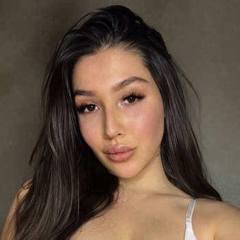 Lisa Belys Bio Read About Her Profile At Freeones