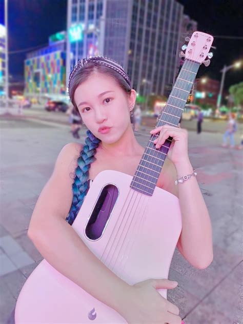 Yj蘇郁喬（feelbe） 今天其實心情很沈重 我一直在家、在路上都在聽 《地球上最浪漫的一首歌》 真的很難過😫